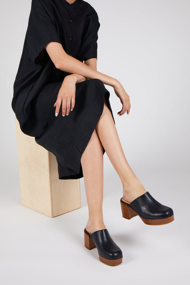 FACTS LEATHER PLATFORM CLOG – Intentionally Blank
