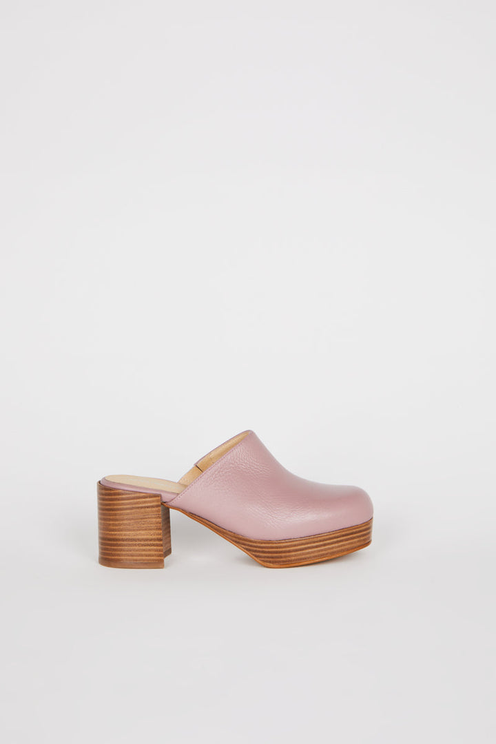 FACTS LEATHER PLATFORM CLOG – Intentionally Blank