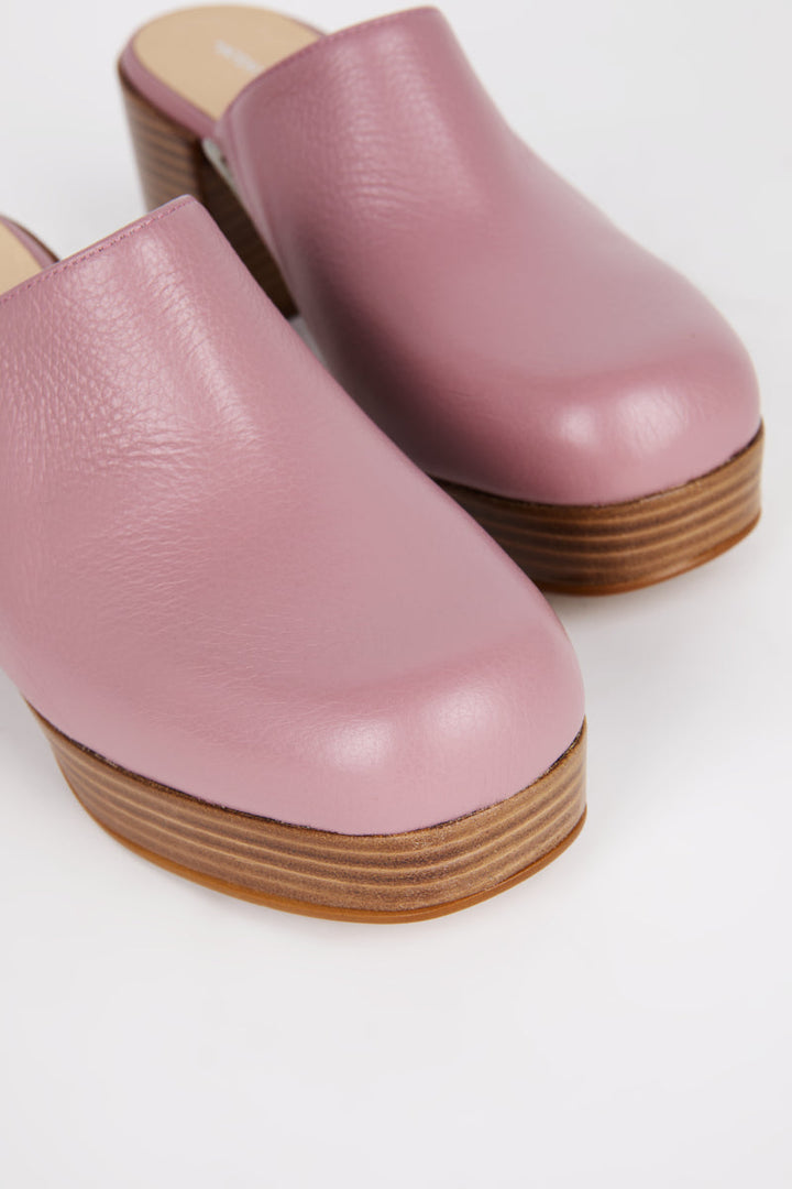 FACTS LEATHER PLATFORM CLOG – Intentionally Blank