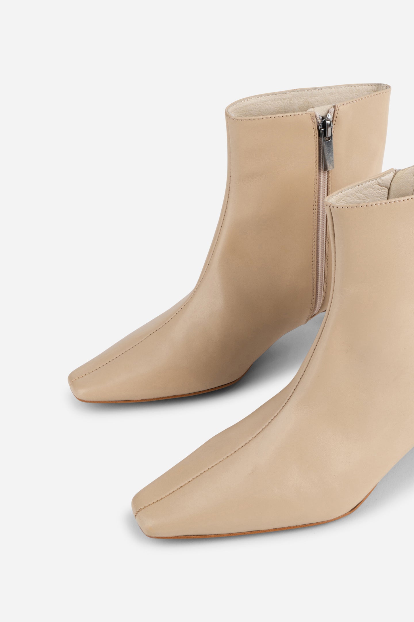 LEXI KITTEN HEEL ANKLE BOOT – Intentionally Blank