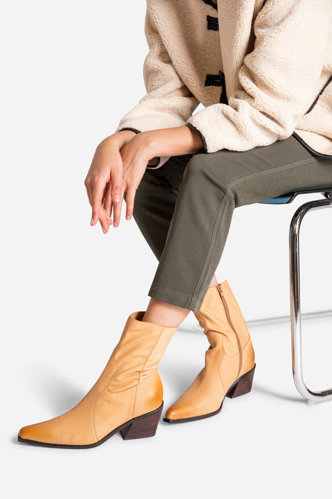 MATTIE HEELED BOOT – Intentionally Blank