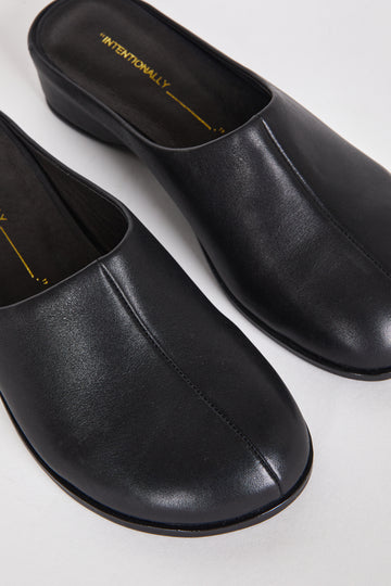 SHIFT LEATHER BUBBLE CLOG – Intentionally Blank