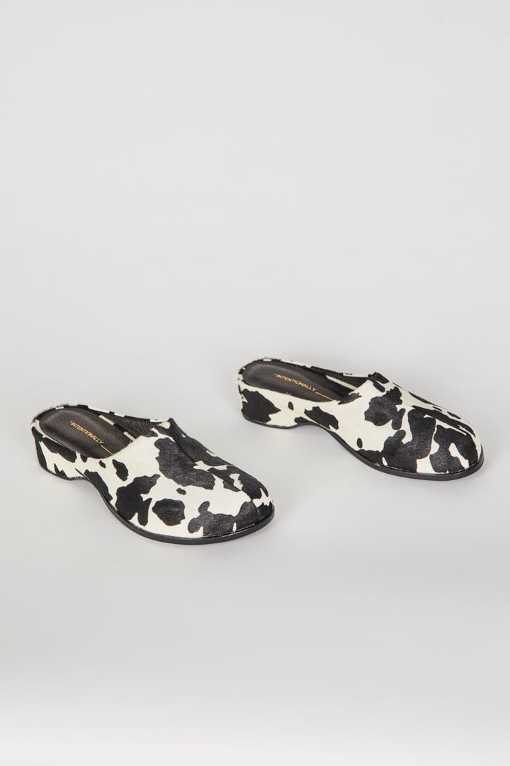 Women's Shoes – Intentionally Blank