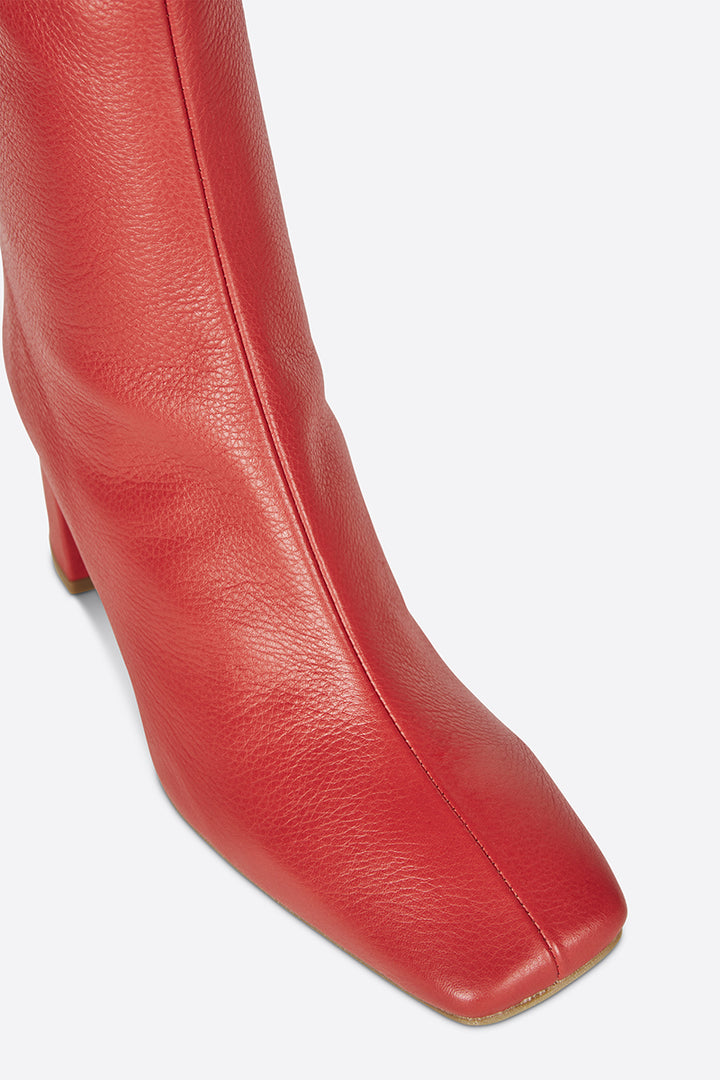 TABATHA LEATHER HEELED BOOT – Intentionally Blank