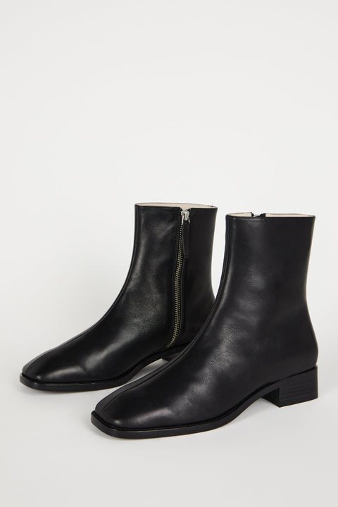 TOUR LEATHER BOOT – Intentionally Blank