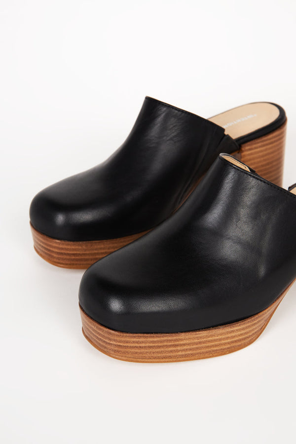 FACTS LEATHER PLATFORM CLOG – Intentionally Blank