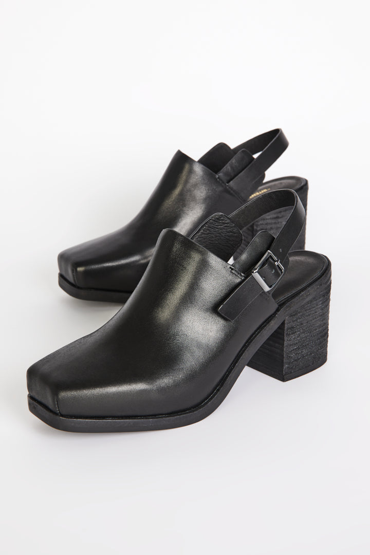 HONCHO MULE BLACK SOLE – Intentionally Blank